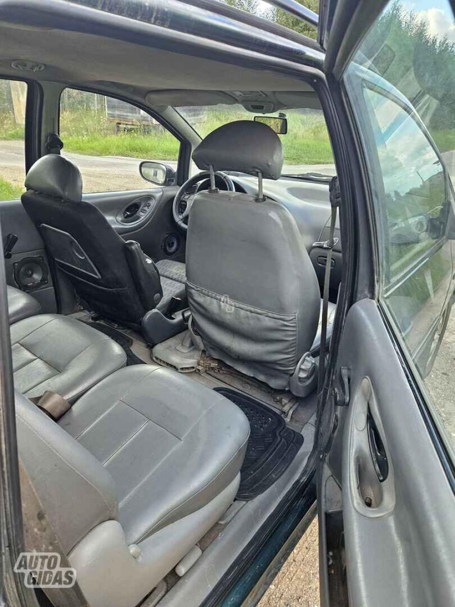 Volkswagen Sharan 1996 Vievis, ar dzinēja tilpumu 1.90 L un nobraukumu 540 tūkst. km par 500 €, foto 12 vietnē AUTOMOTO.COM.LV