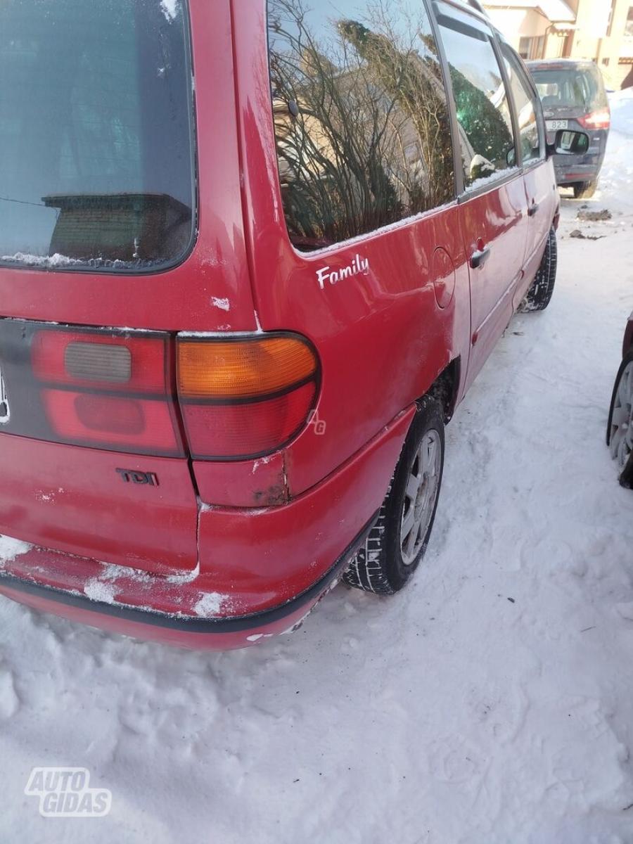 Volkswagen Sharan 2000 in Anyksciai, with an engine capacity of 1.90 L and mileage of 389 thousand km for 999 €, photo 3 on AUTOMOTO.COM.LV