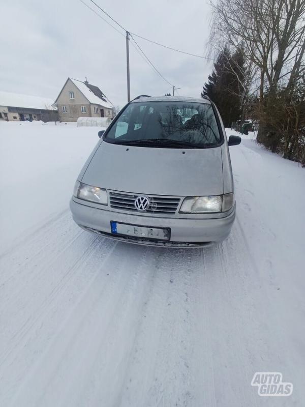 Volkswagen Sharan 2000 in Prienai, with an engine capacity of 1.90 L and mileage of 283 thousand km for 700 €, photo 1 on AUTOMOTO.COM.LV