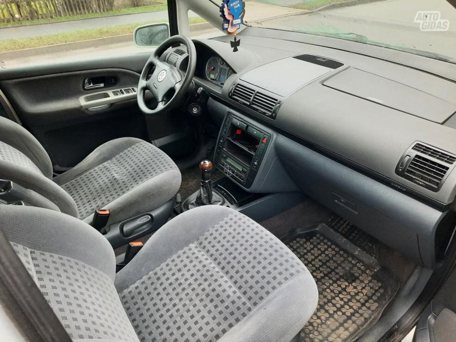 Volkswagen Sharan 2001 Panevēža, ar dzinēja tilpumu 1.90 L un nobraukumu 30 tūkst. km par 470 €, foto 6 vietnē AUTOMOTO.COM.LV