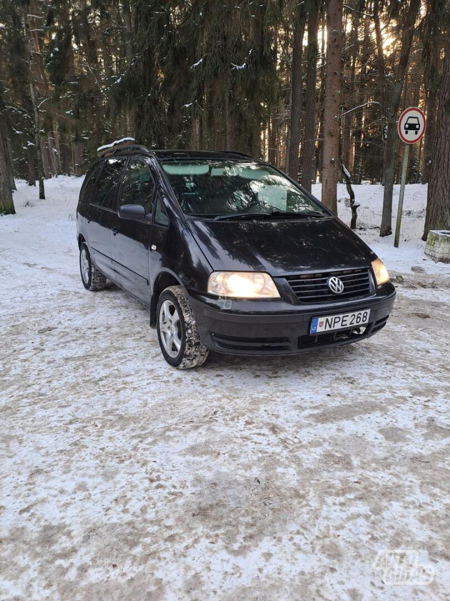Volkswagen Sharan 2001 in Siauliai, with an engine capacity of 1.90 L and mileage of 205 thousand km for 1350 €, photo 2 on AUTOMOTO.COM.LV