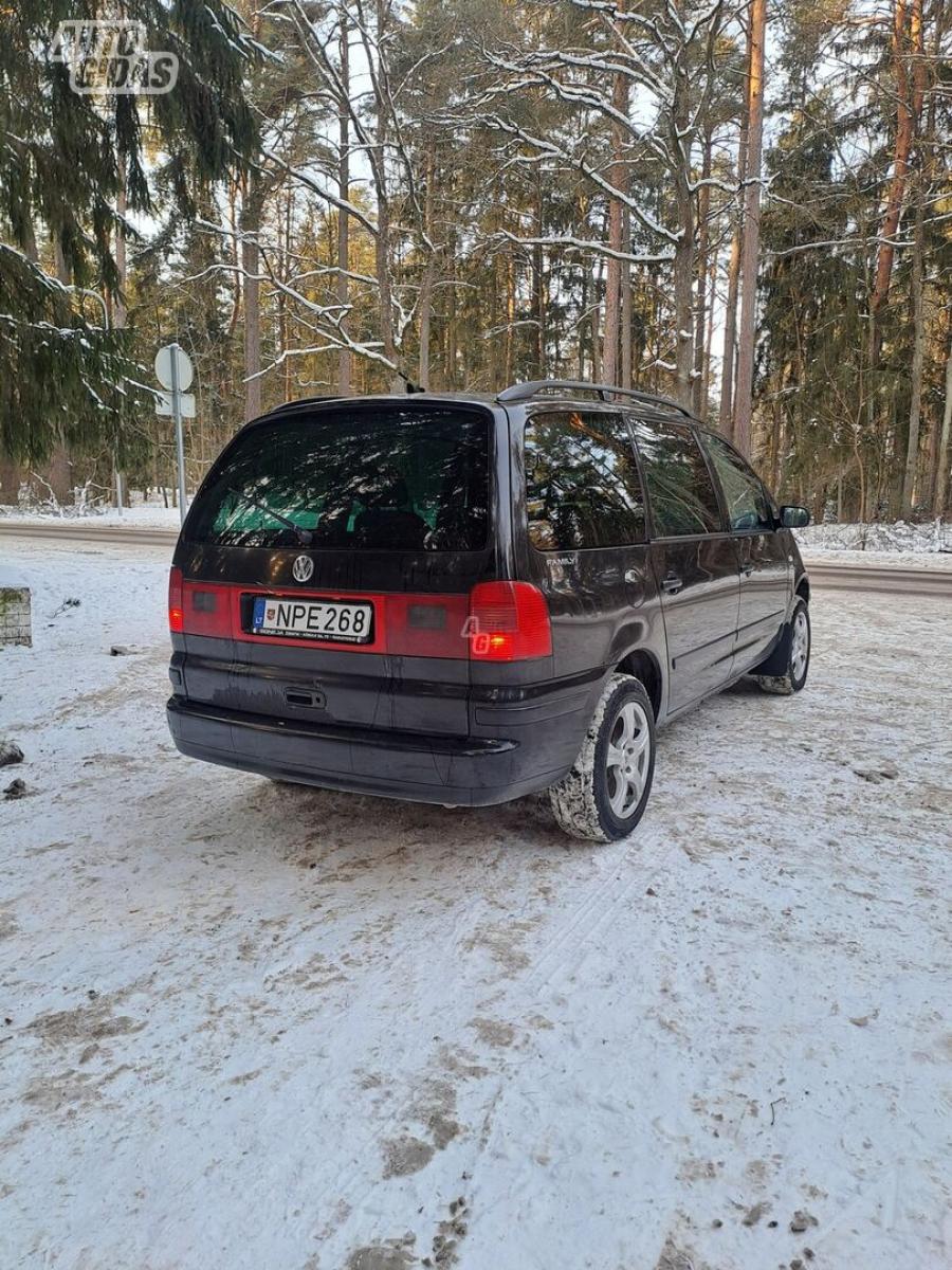 Volkswagen Sharan 2001 in Siauliai, with an engine capacity of 1.90 L and mileage of 205 thousand km for 1350 €, photo 6 on AUTOMOTO.COM.LV
