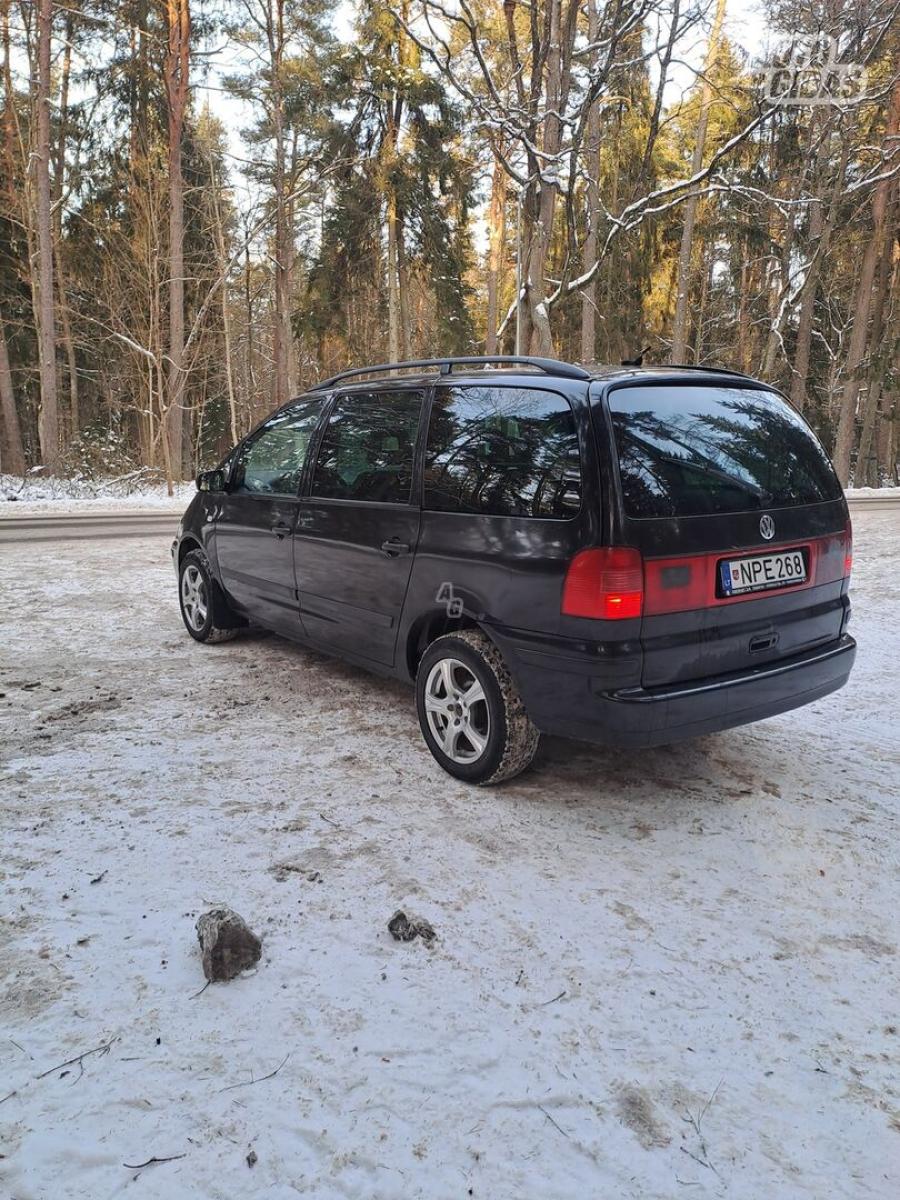 Volkswagen Sharan 2001 in Siauliai, with an engine capacity of 1.90 L and mileage of 205 thousand km for 1350 €, photo 7 on AUTOMOTO.COM.LV