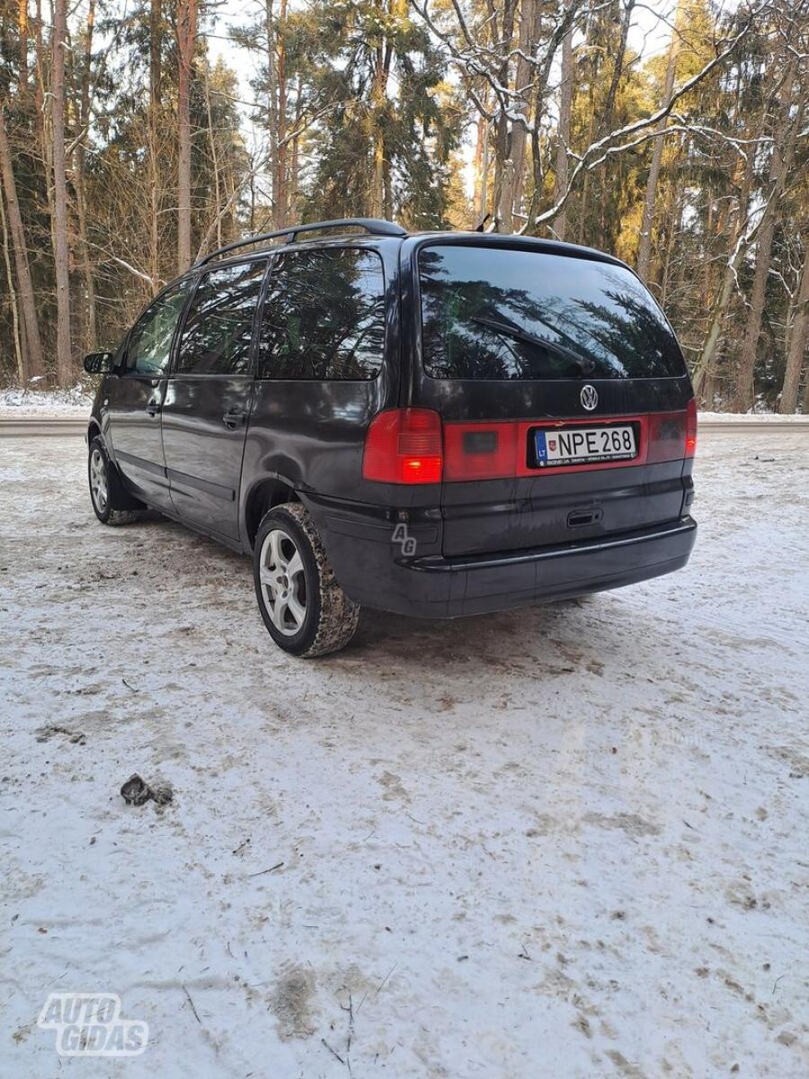 Volkswagen Sharan 2001 in Siauliai, with an engine capacity of 1.90 L and mileage of 205 thousand km for 1350 €, photo 8 on AUTOMOTO.COM.LV