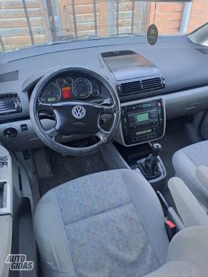 Volkswagen Sharan 2001 in Siauliai, with an engine capacity of 1.90 L and mileage of 205 thousand km for 1350 €, photo 10 on AUTOMOTO.COM.LV