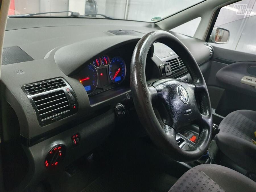 Volkswagen Sharan 2001 in Siauliai, with an engine capacity of 1.90 L and mileage of 292 thousand km for 1950 €, photo 24 on AUTOMOTO.COM.LV