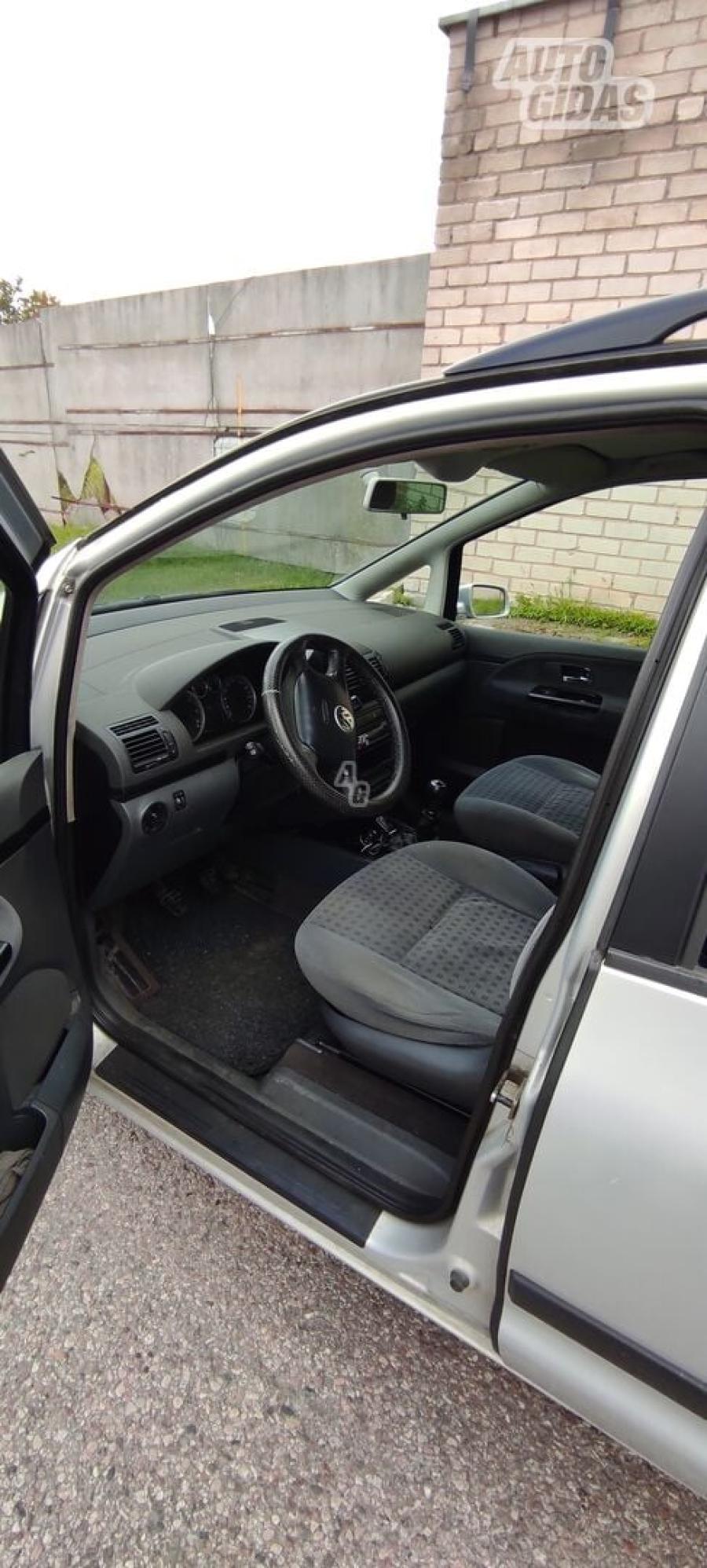 Volkswagen Sharan 2001 Kauņa, ar dzinēja tilpumu 1.90 L un nobraukumu 480 tūkst. km par 1300 €, foto 4 vietnē AUTOMOTO.COM.LV