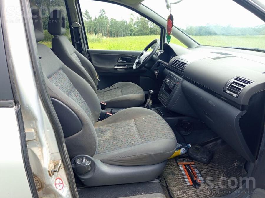 Volkswagen Sharan 2002 Madona, ar dzinēja tilpumu 1.90 L un nobraukumu 390 tūkst. km par 700 €, foto 7 vietnē AUTOMOTO.COM.LV