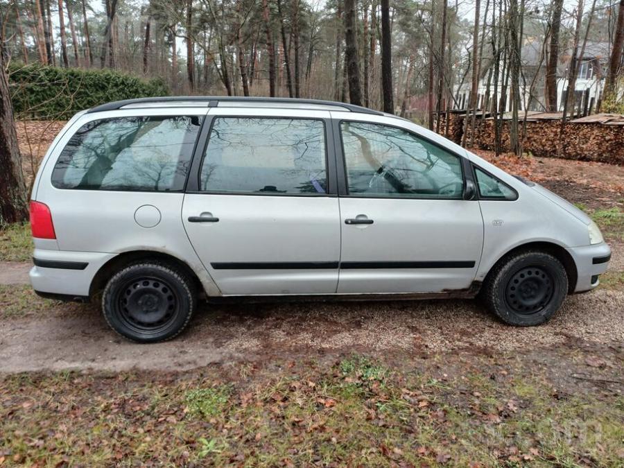 Volkswagen Sharan 2002 Jūrmala, ar dzinēja tilpumu 2.00 L un nobraukumu 333 tūkst. km par 1350 €, foto 3 vietnē AUTOMOTO.COM.LV