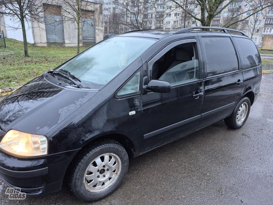 Volkswagen Sharan 2002 Viļņa, ar dzinēja tilpumu 2.00 L un nobraukumu 2456 tūkst. km par 880 €, foto 3 vietnē AUTOMOTO.COM.LV