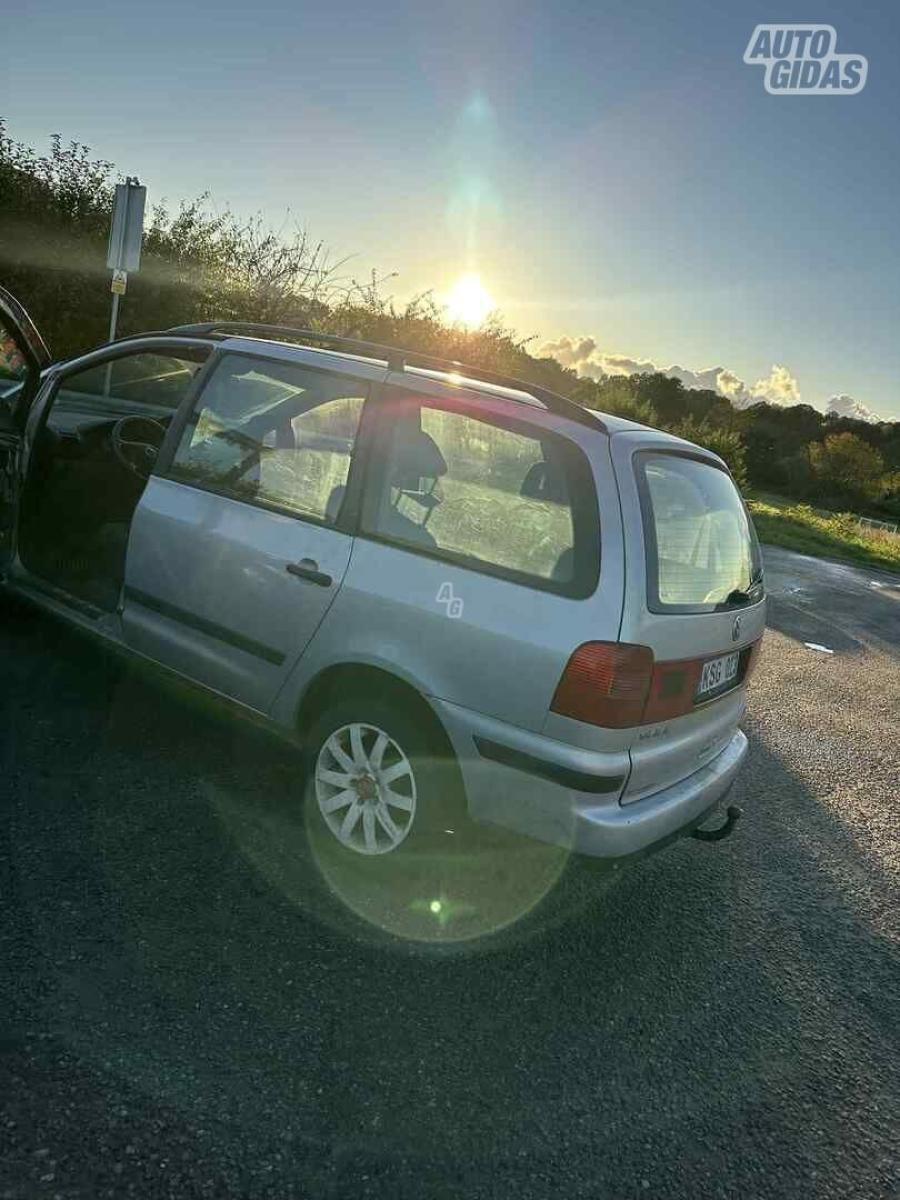 Volkswagen Sharan 2003 in Telschi, with an engine capacity of 1.90 L and mileage of 290 thousand km for 850 €, photo 9 on AUTOMOTO.COM.LV