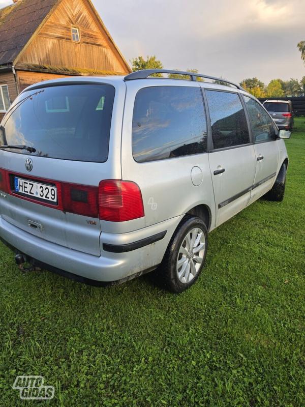 Фольксваген Шаран 2003 в Пабраде на AUTOMOTO.COM.LV Фольксваген Шаран 2003 в Пабраде, объемом двигателя 1.90 л и пробегом 370 тыс. км за 1300 €, фото 5 на AUTOMOTO.COM.LV