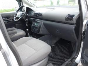 Volkswagen Sharan 2004 Rīga, ar dzinēja tilpumu 1.90 L un nobraukumu 294 tūkst. km par 2350 €, foto 14 vietnē AUTOMOTO.COM.LV