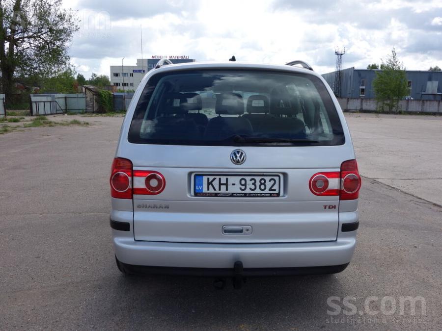 Volkswagen Sharan 2004 Rīga, ar dzinēja tilpumu 1.90 L un nobraukumu 294 tūkst. km par 2350 €, foto 32 vietnē AUTOMOTO.COM.LV