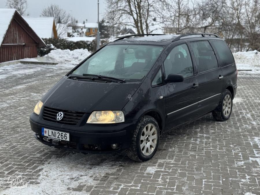 Volkswagen Sharan 2004 in Ukmerge, with an engine capacity of 1.90 L and mileage of 332 thousand km for 800 €, photo 1 on AUTOMOTO.COM.LV