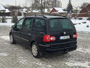 Volkswagen Sharan 2004 in Ukmerge, with an engine capacity of 1.90 L and mileage of 332 thousand km for 800 €, photo 3 on AUTOMOTO.COM.LV