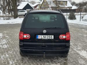 Volkswagen Sharan 2004 in Ukmerge, with an engine capacity of 1.90 L and mileage of 332 thousand km for 800 €, photo 4 on AUTOMOTO.COM.LV