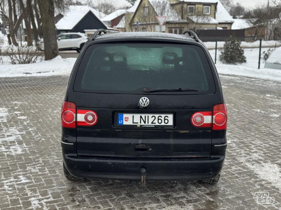 Volkswagen Sharan 2004 in Ukmerge, with an engine capacity of 1.90 L and mileage of 332 thousand km for 800 €, photo 4 on AUTOMOTO.COM.LV