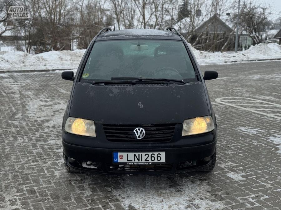 Volkswagen Sharan 2004 in Ukmerge, with an engine capacity of 1.90 L and mileage of 332 thousand km for 800 €, photo 8 on AUTOMOTO.COM.LV