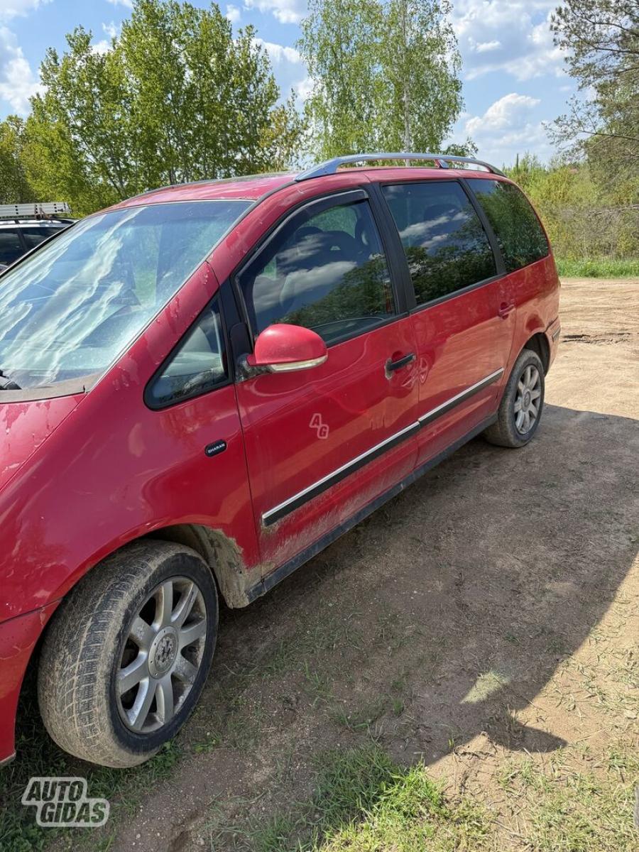 Volkswagen Sharan 2004 in Vilnius, with an engine capacity of 1.90 L and mileage of 370 thousand km for 1000 €, photo 3 on AUTOMOTO.COM.LV