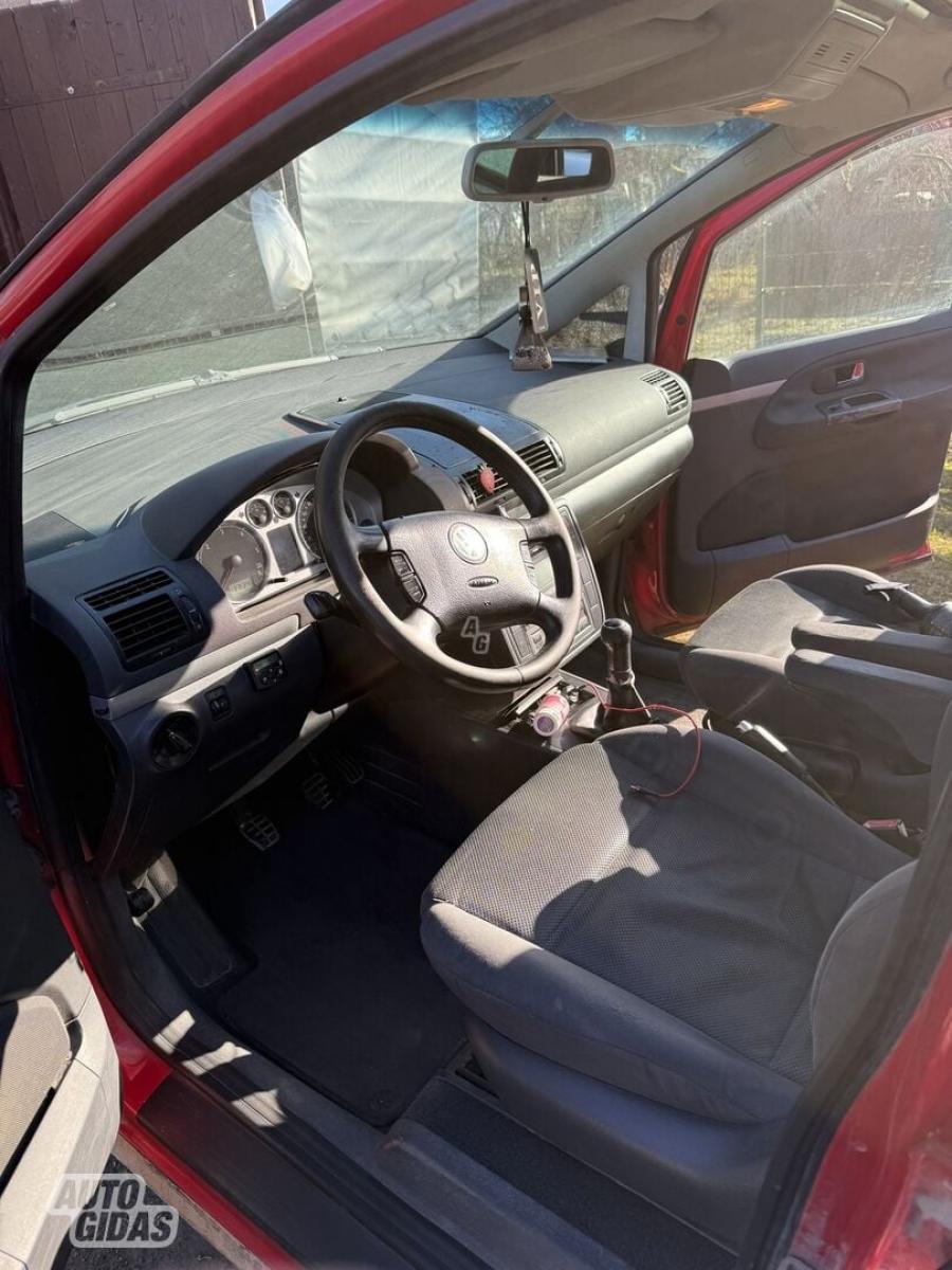 Volkswagen Sharan 2004 in Vilnius, with an engine capacity of 1.90 L and mileage of 370 thousand km for 1000 €, photo 7 on AUTOMOTO.COM.LV