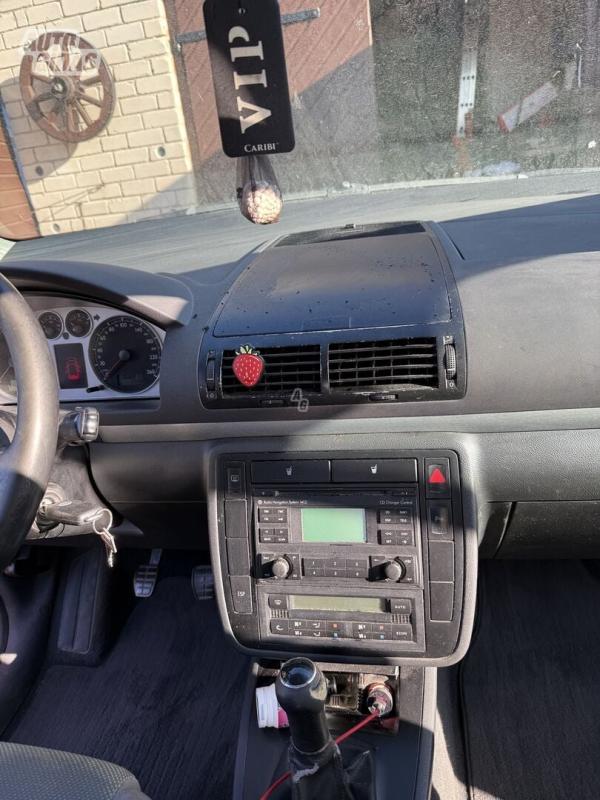 Volkswagen Sharan 2004 in Vilnius, with an engine capacity of 1.90 L and mileage of 370 thousand km for 1000 €, photo 8 on AUTOMOTO.COM.LV