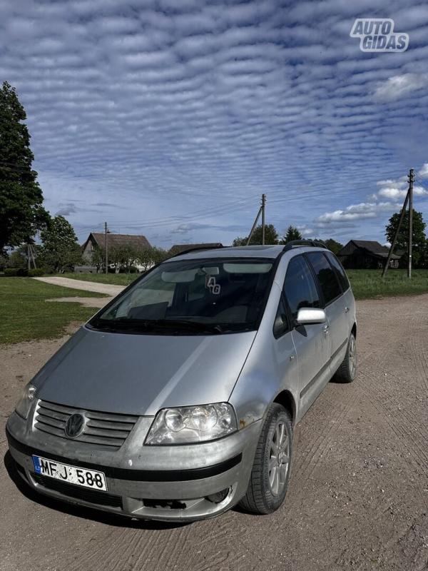Volkswagen Sharan 2004 Kelmė, ar dzinēja tilpumu 1.90 L un nobraukumu 300 tūkst. km par 1000 €, foto 1 vietnē AUTOMOTO.COM.LV