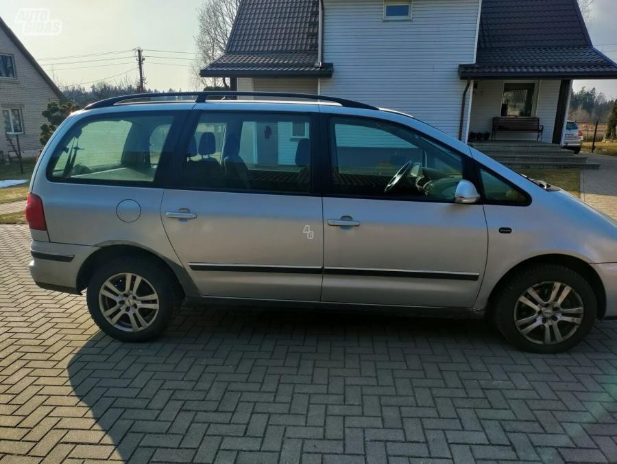 Volkswagen Sharan 2004 in Vilnius, with an engine capacity of 1.90 L and mileage of 274 thousand km for 1750 €, photo 11 on AUTOMOTO.COM.LV