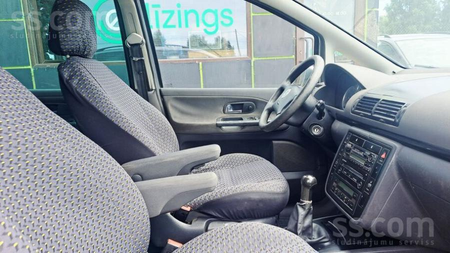 Volkswagen Sharan 2004 Rīga, ar dzinēja tilpumu 1.90 L un nobraukumu 263 tūkst. km par 1690 €, foto 8 vietnē AUTOMOTO.COM.LV