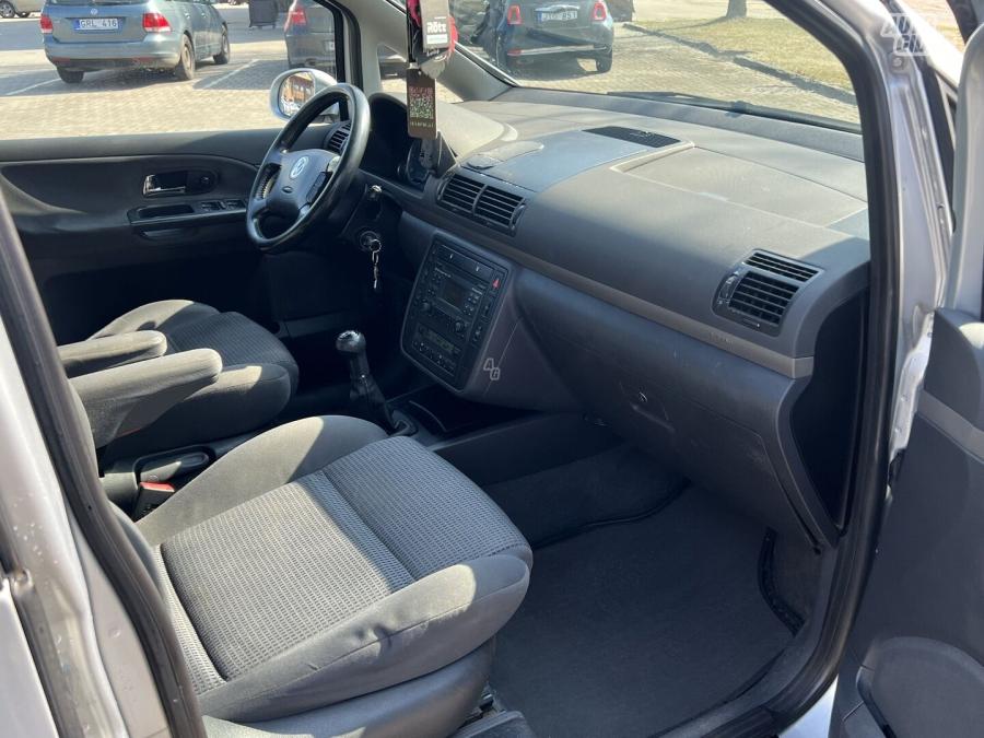 Volkswagen Sharan 2005 Trakai, ar dzinēja tilpumu 1.90 L un nobraukumu 398 tūkst. km par 1550 €, foto 9 vietnē AUTOMOTO.COM.LV