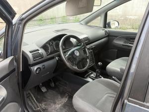 Volkswagen Sharan 2005 in Siauliai, with an engine capacity of 1.90 L and mileage of 375 thousand km for 1800 €, photo 8 on AUTOMOTO.COM.LV
