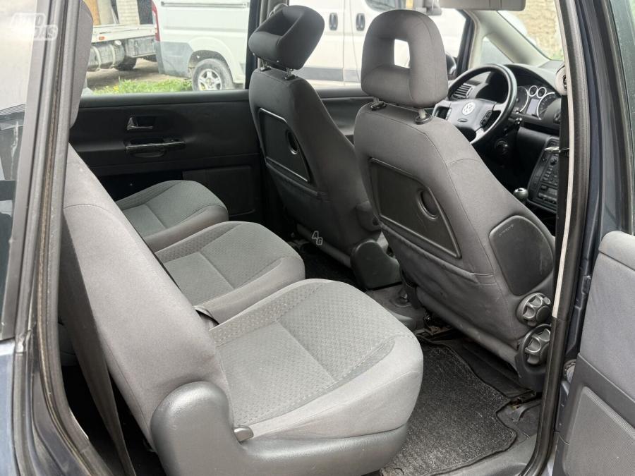 Volkswagen Sharan 2005 in Siauliai, with an engine capacity of 1.90 L and mileage of 375 thousand km for 1800 €, photo 12 on AUTOMOTO.COM.LV