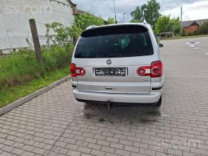 Volkswagen Sharan 2005 Rēzekne, ar dzinēja tilpumu 2.80 L un nobraukumu 230 tūkst. km par 2500 €, foto 5 vietnē AUTOMOTO.COM.LV