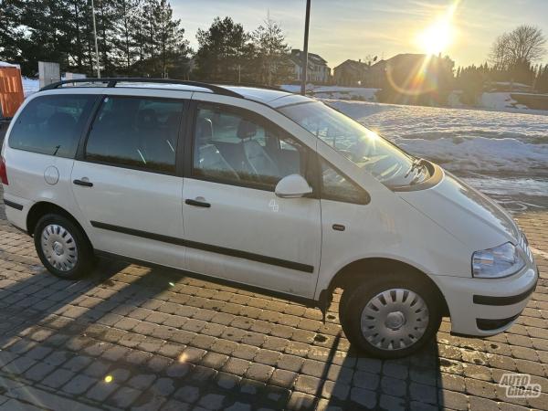 Volkswagen Sharan 2006 in Telschi, with an engine capacity of 2.00 L and mileage of 415 thousand km for 1900 €, photo 4 on AUTOMOTO.COM.LV