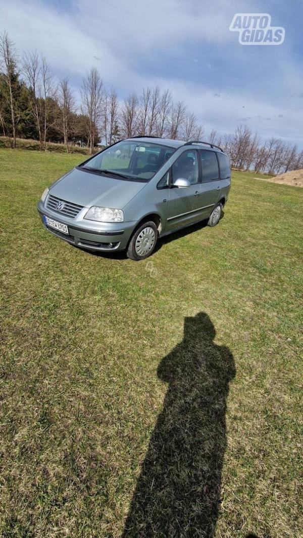 Volkswagen Sharan 2006 in Panevezys, with an engine capacity of 1.90 L and mileage of 321 thousand km for 2700 €, photo 1 on AUTOMOTO.COM.LV