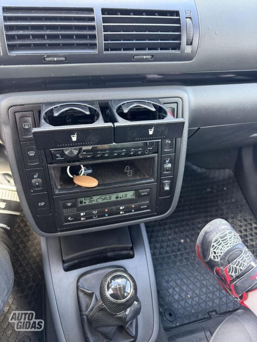 Volkswagen Sharan 2006 Šauļi, ar dzinēja tilpumu 1.90 L un nobraukumu 379 tūkst. km par 1290 €, foto 12 vietnē AUTOMOTO.COM.LV