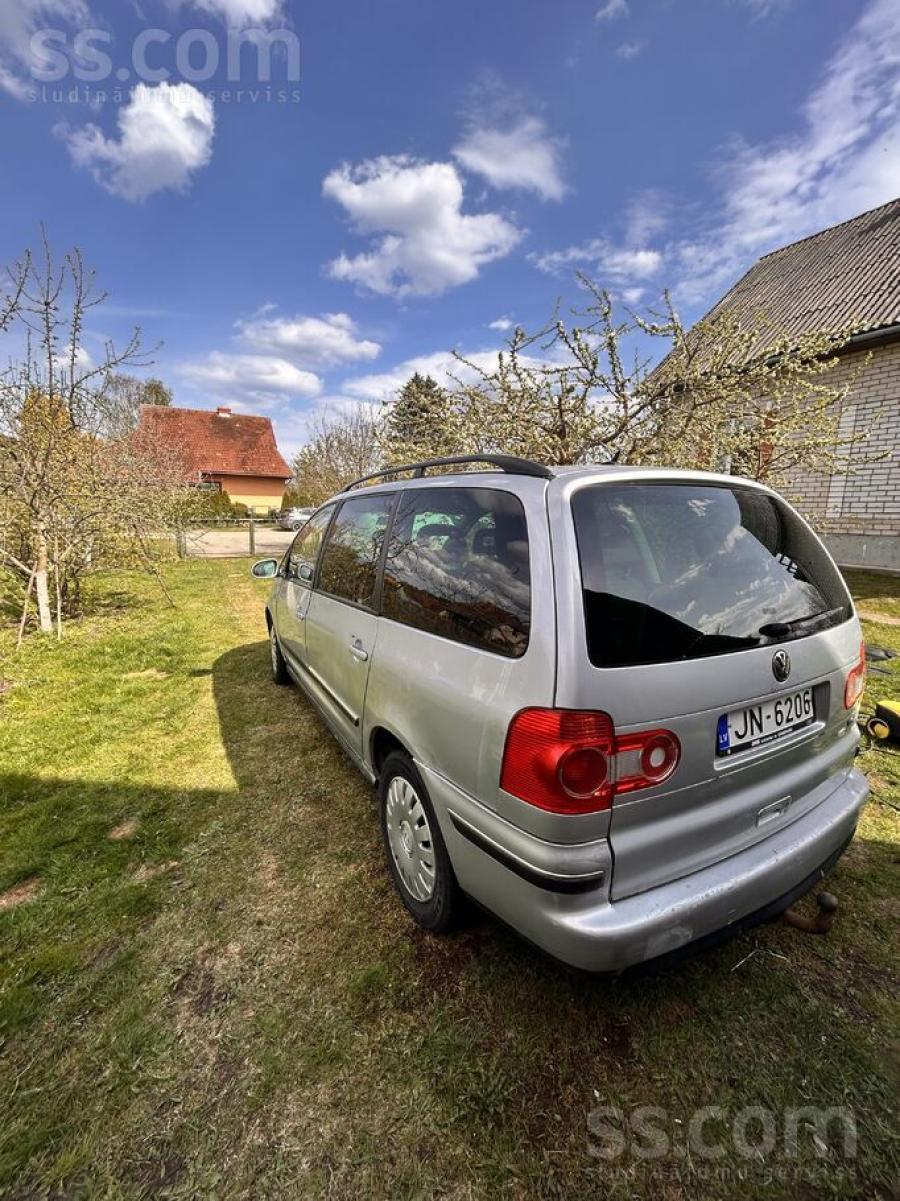 Volkswagen Sharan 2006 Rīga, ar dzinēja tilpumu 2.00 L un nobraukumu 480 tūkst. km par 1500 €, foto 5 vietnē AUTOMOTO.COM.LV