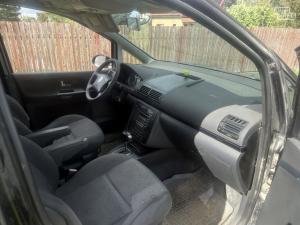 Volkswagen Sharan 2006 in Siauliai, with an engine capacity of 1.90 L and mileage of 314 thousand km for 850 €, photo 8 on AUTOMOTO.COM.LV