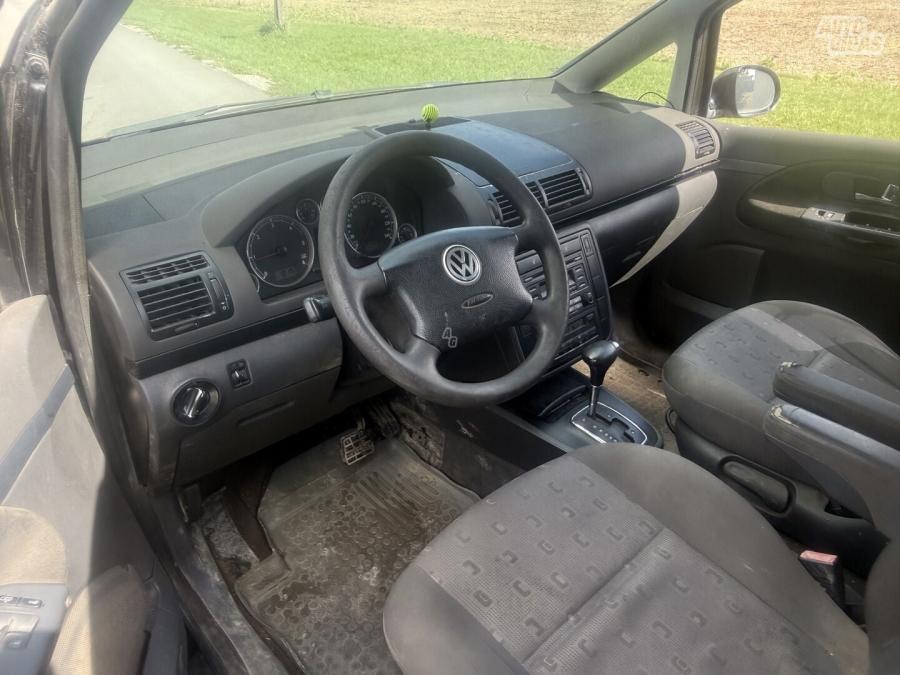 Volkswagen Sharan 2006 in Siauliai, with an engine capacity of 1.90 L and mileage of 314 thousand km for 850 €, photo 11 on AUTOMOTO.COM.LV