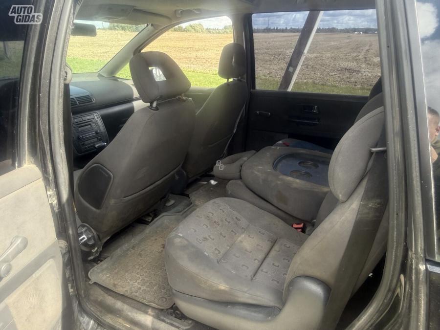 Volkswagen Sharan 2006 in Siauliai, with an engine capacity of 1.90 L and mileage of 314 thousand km for 850 €, photo 12 on AUTOMOTO.COM.LV