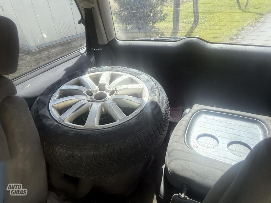 Volkswagen Sharan 2006 in Siauliai, with an engine capacity of 1.90 L and mileage of 314 thousand km for 850 €, photo 13 on AUTOMOTO.COM.LV
