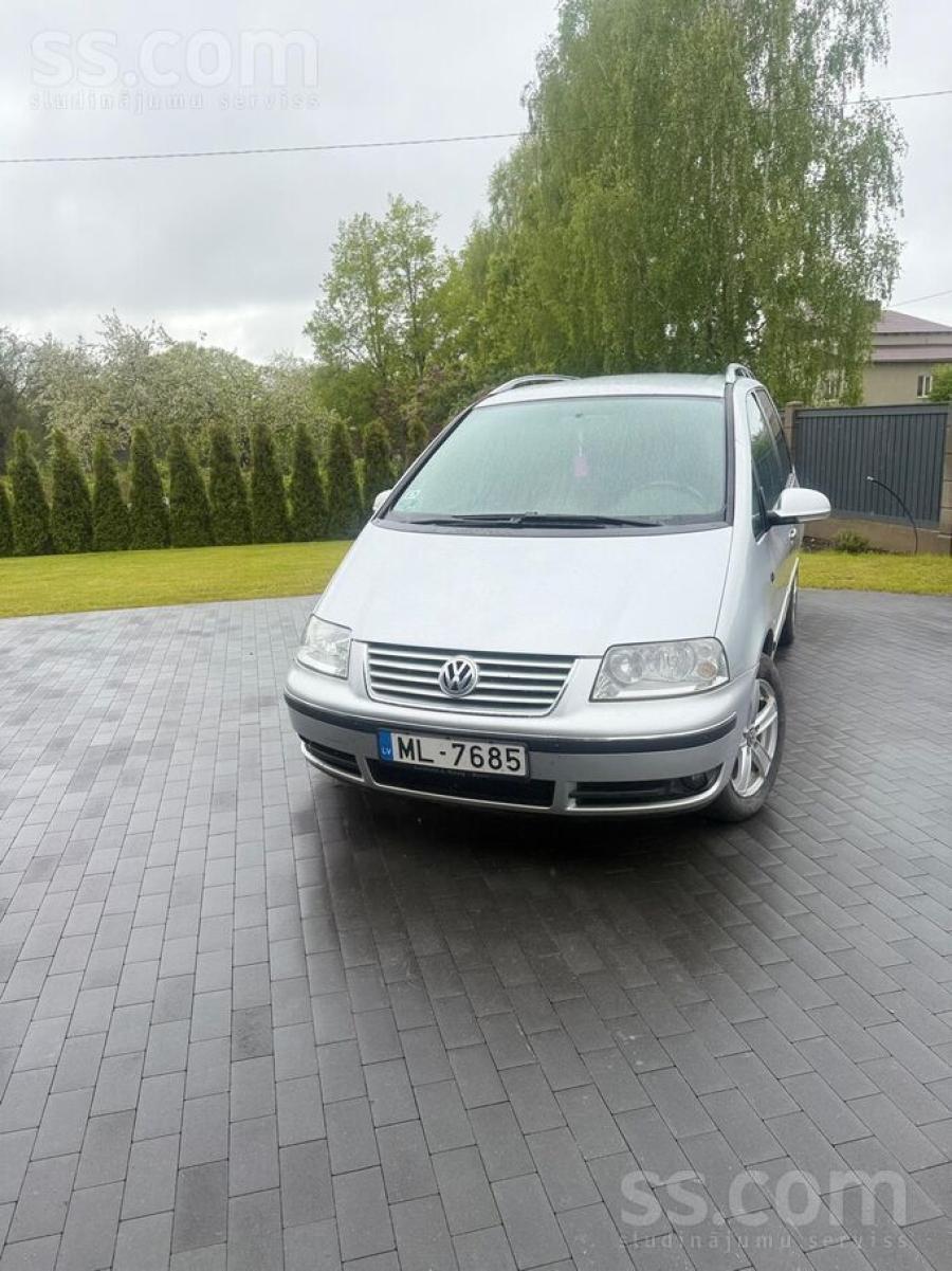 Volkswagen Sharan 2007 in Bauska, with an engine capacity of 2.00 L and mileage of 331 thousand km for 1500 €, photo 4 on AUTOMOTO.COM.LV