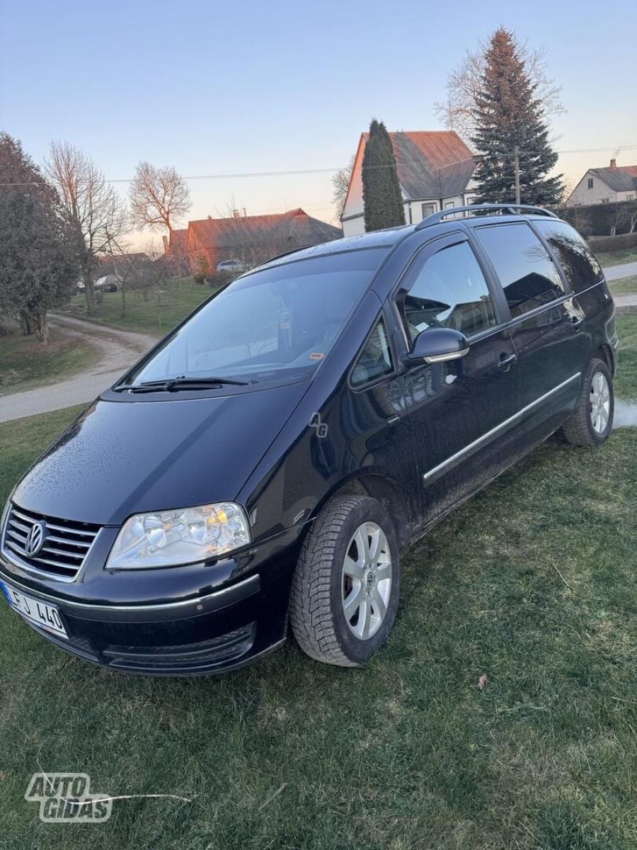 Volkswagen Sharan 2007 in Utena, with an engine capacity of 2.00 L and mileage of 245 thousand km for 3150 €, photo 4 on AUTOMOTO.COM.LV