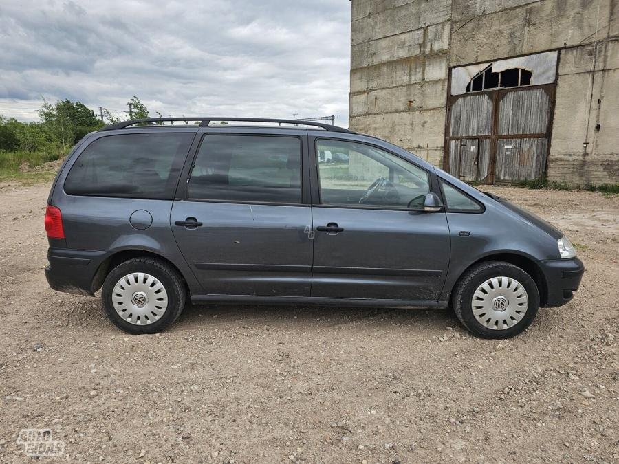 Volkswagen Sharan 2007 in Vilnius, with an engine capacity of 1.90 L and mileage of 327 thousand km for 2650 €, photo 3 on AUTOMOTO.COM.LV