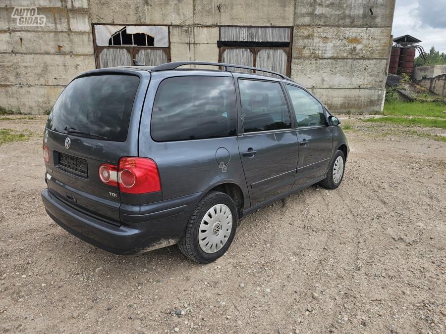 Volkswagen Sharan 2007 in Vilnius, with an engine capacity of 1.90 L and mileage of 327 thousand km for 2650 €, photo 4 on AUTOMOTO.COM.LV