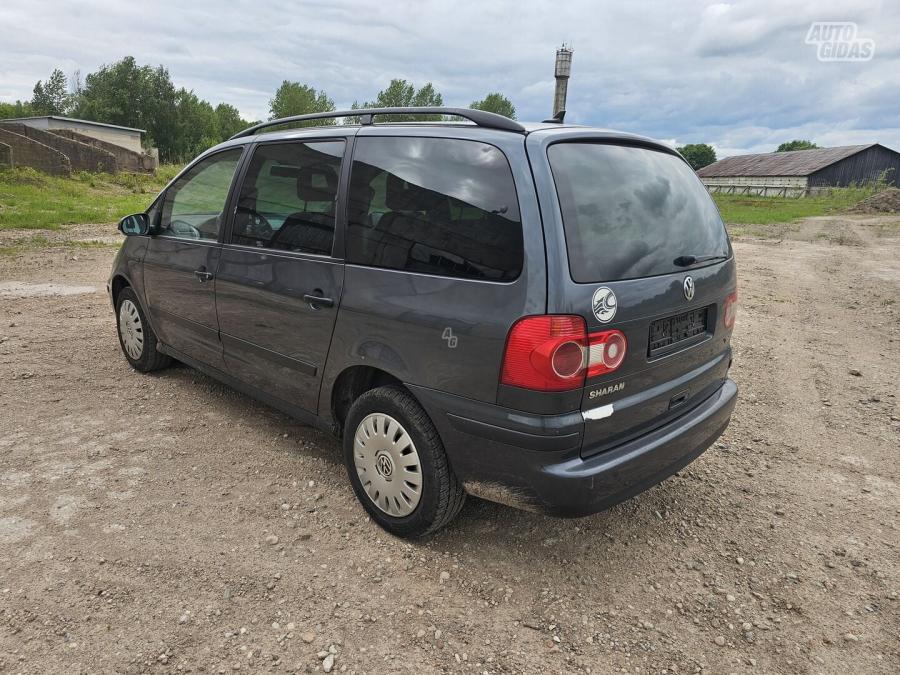 Volkswagen Sharan 2007 in Vilnius, with an engine capacity of 1.90 L and mileage of 327 thousand km for 2650 €, photo 6 on AUTOMOTO.COM.LV