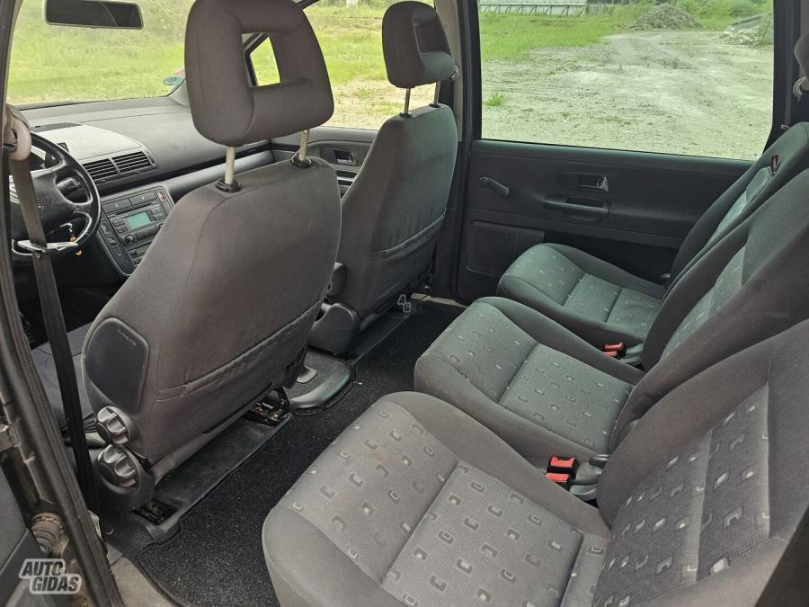 Volkswagen Sharan 2007 in Vilnius, with an engine capacity of 1.90 L and mileage of 327 thousand km for 2650 €, photo 8 on AUTOMOTO.COM.LV