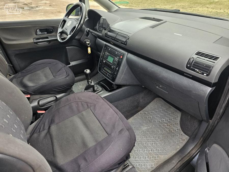 Volkswagen Sharan 2007 in Vilnius, with an engine capacity of 1.90 L and mileage of 327 thousand km for 3000 €, photo 15 on AUTOMOTO.COM.LV