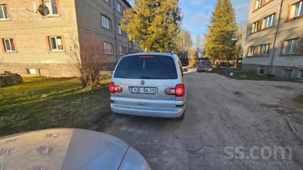 Volkswagen Sharan 2008 in Bauska, with an engine capacity of 1.90 L and mileage of 377 thousand km for 2550 €, photo 2 on AUTOMOTO.COM.LV