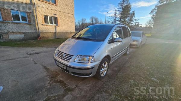 Volkswagen Sharan 2008 in Bauska, with an engine capacity of 1.90 L and mileage of 377 thousand km for 2550 €, photo 5 on AUTOMOTO.COM.LV